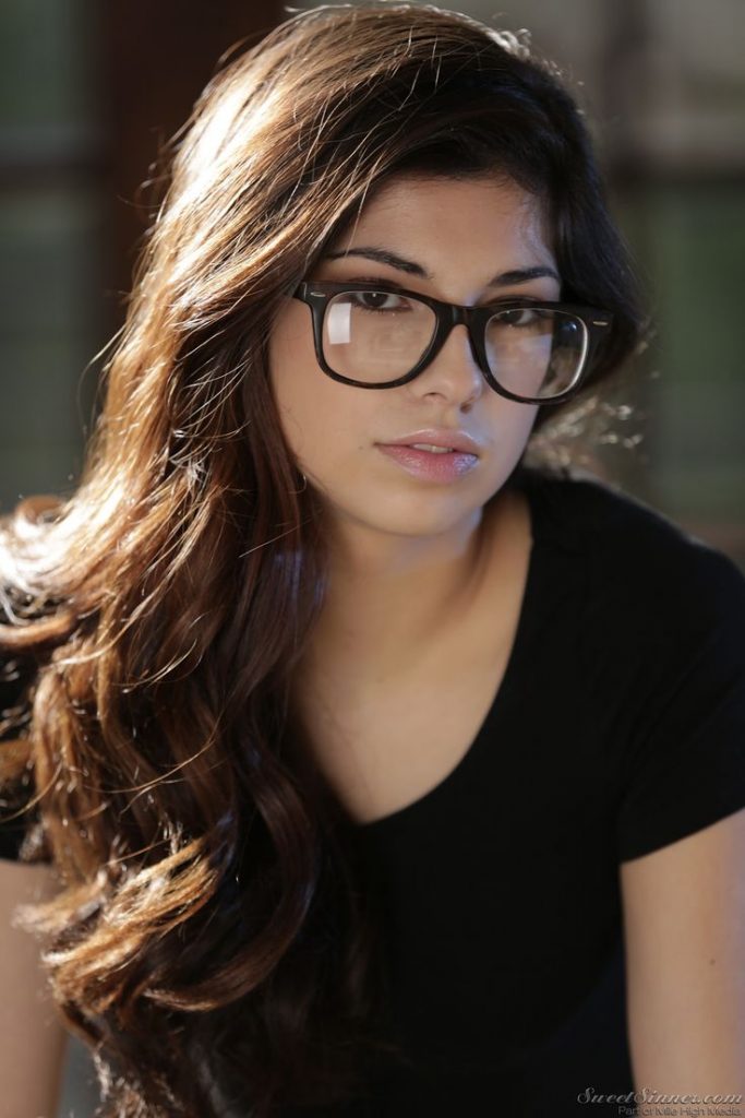 Cute Nerd Hairstyles For Girls- Hairstyles For Nerdy Look » Dotoji